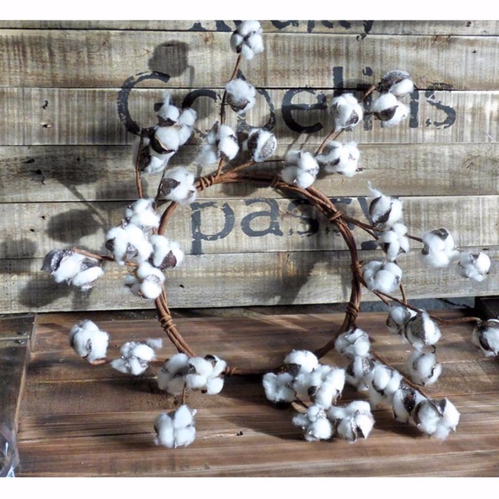 Airy Glitter Cotton Wreath – E.T. Tobey Company
