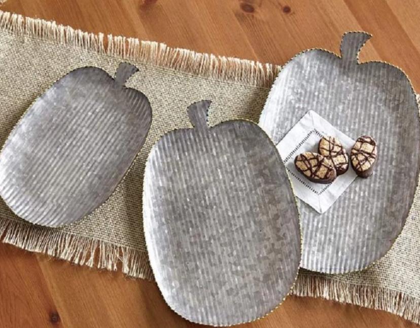Tin Pumpkin Tray Set – E.T. Tobey Company